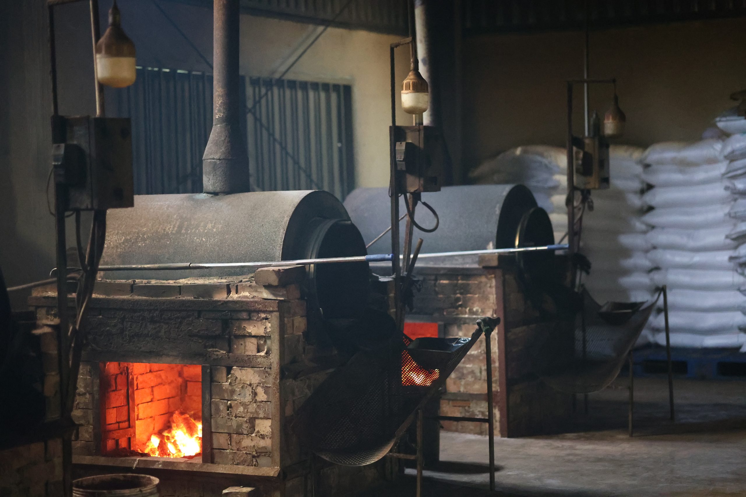 Wood-Fire Roasting and Industrial Electric Roasting Method - Công Ty ...